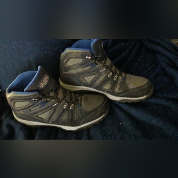 Lakeview Apparel | Shoes | Sz1 Mens Boots | Poshmark